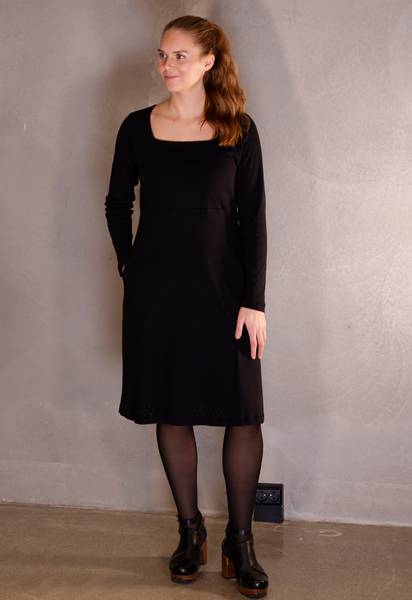 Svarte kjoler - tidløst, elegant og enkelt | KO:KO - ko:ko norway